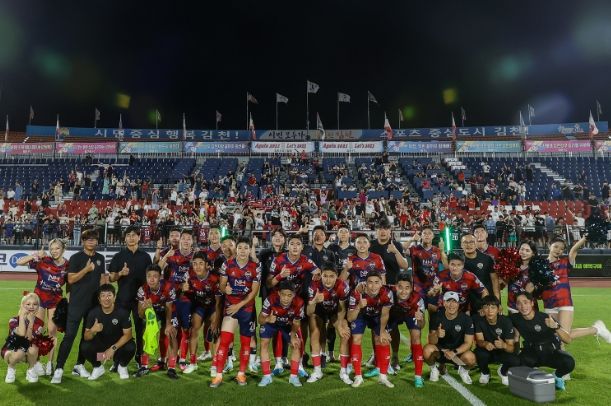 ‘조영욱 1G 2AS’ 김천, 성남에 4대 0 대승...홈 5연승